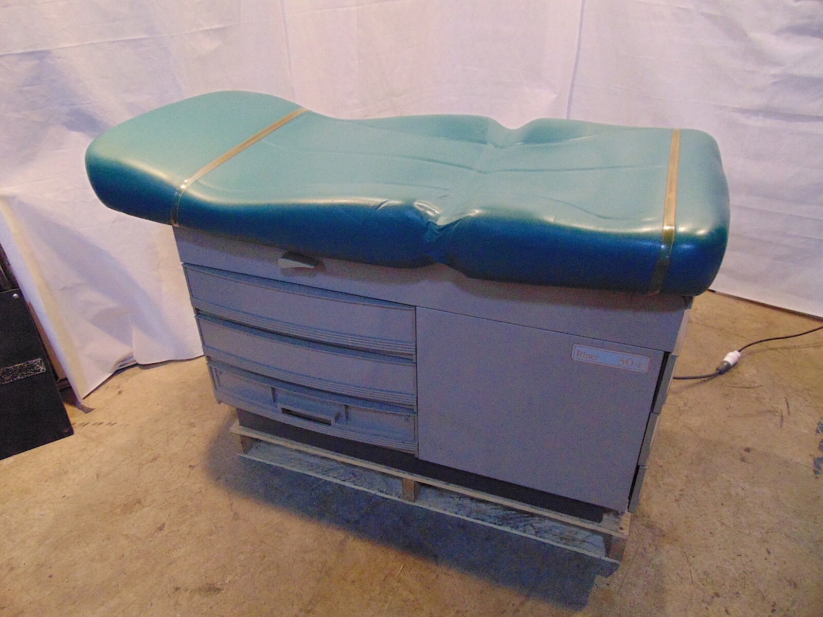 Midmark 304 Manual Examination Chair With Heated Drawer S5048 | eBay