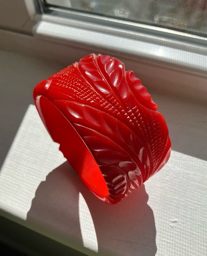 Vintage Wide Leaf Carved Red Bakelite Bangle Bracelet Tested | eBay