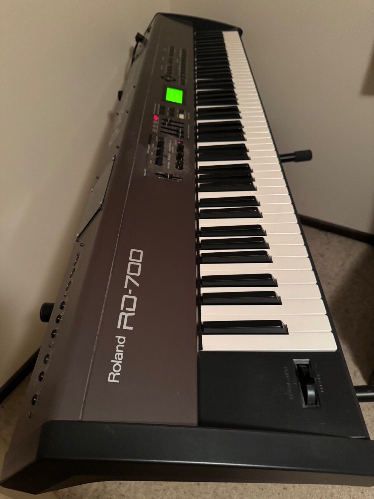 Roland RD700 88-Key Keyboard, Roland KC300 Keyboard Amplifier | eBay