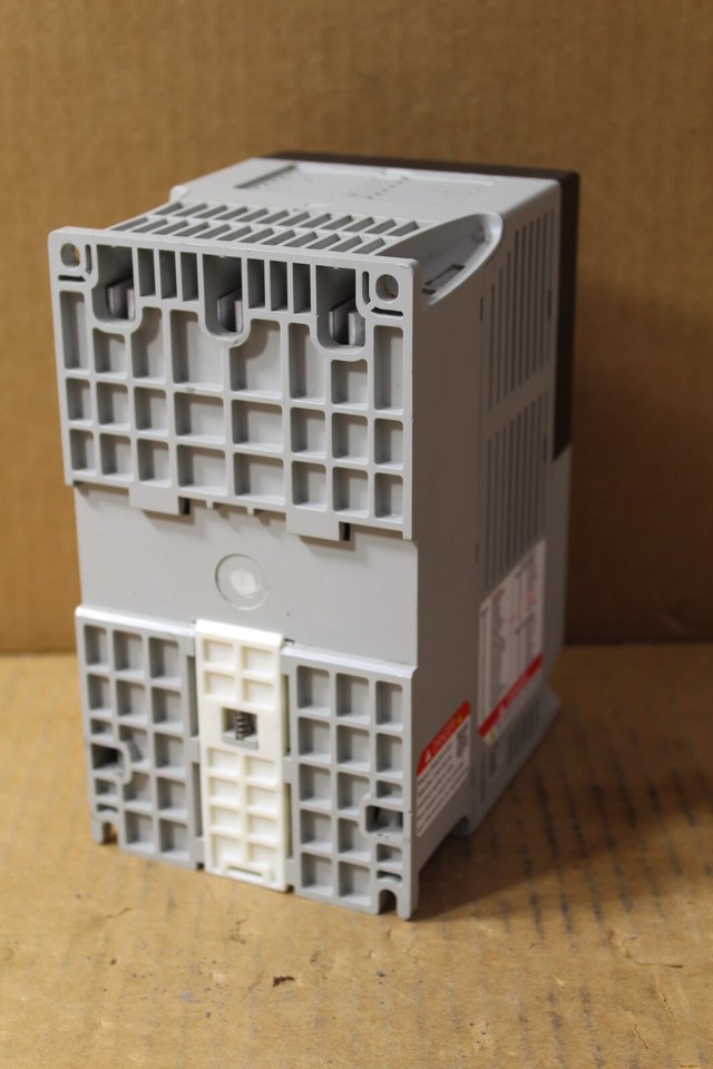Allen-Bradley PowerFlex 22A-V4P5N104 3-Phase Variable Frequency Drive ...