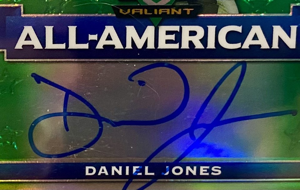 Daniel Jones 68/75 ON CARD RC AUTO 2019 Leaf Valiant Green Variation ...