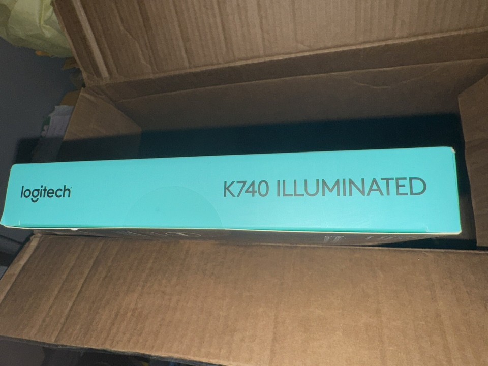 Logitech Illuminated Ultrathin Keyboard K740 with Laser-Etched Backlit ...
