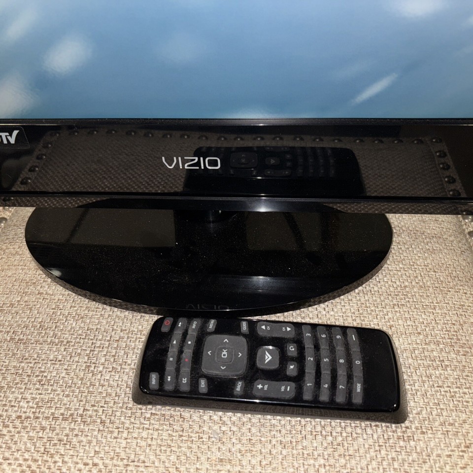 Vizio VA19L HDTV10T 19" 720p HD LCD Widescreen TV Wit Remote Great ...
