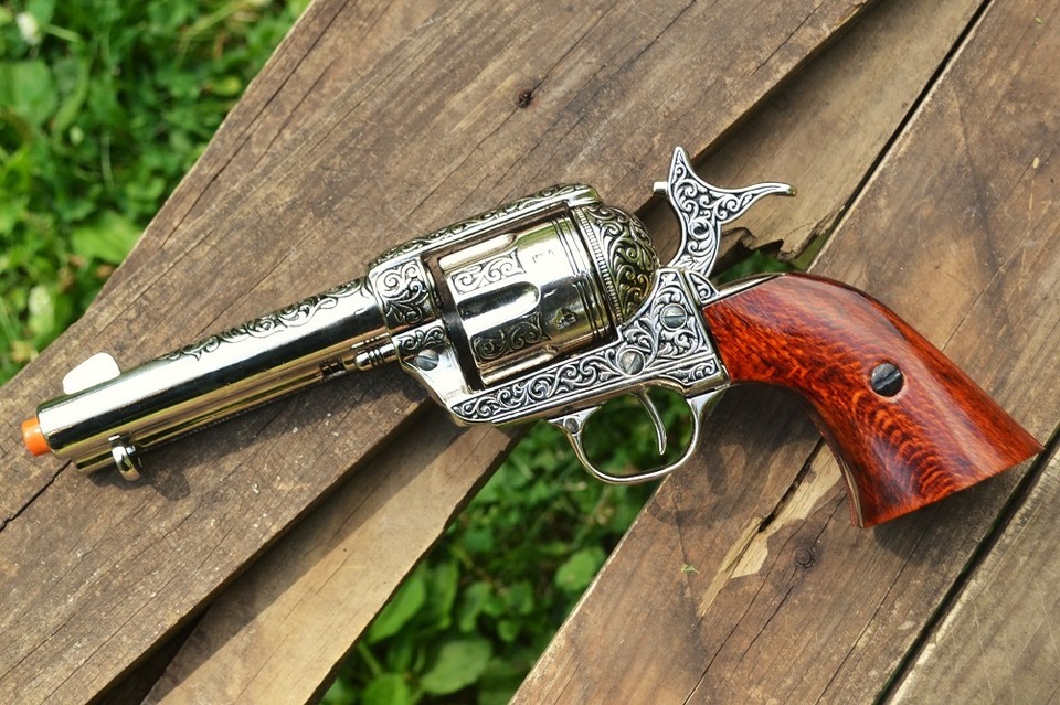 Colt M1873 Fast Draw Revolver - Single Action Army - Non-Firing Denix ...
