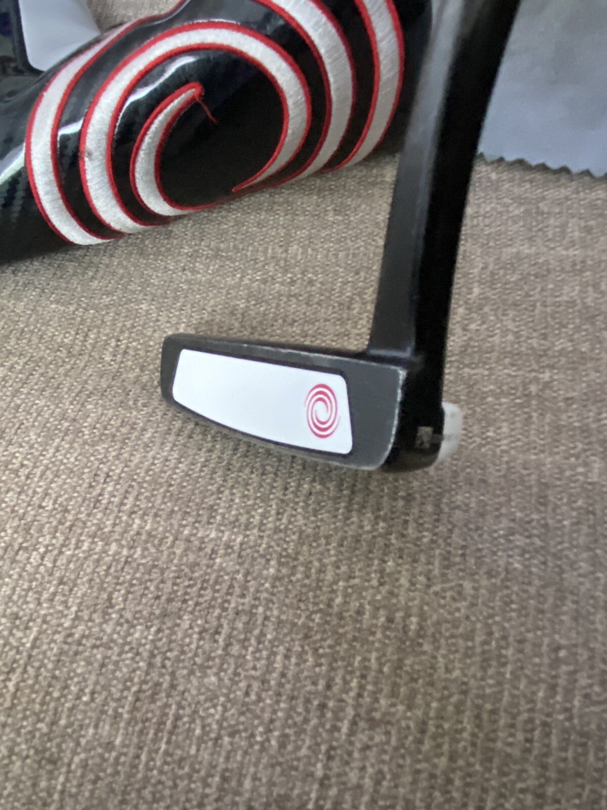 Odyssey Versa 9 Napa Style Putter W/ Head Cover. R/H 34” **New Grip ...
