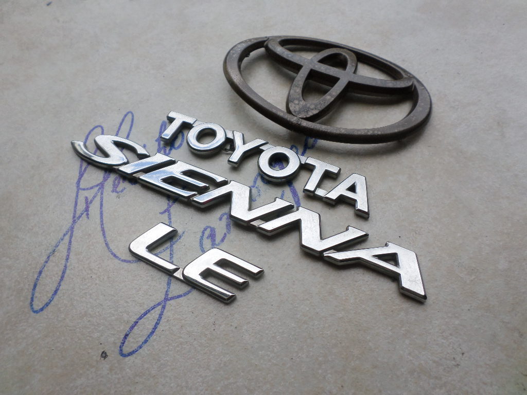 03-05 Toyota Sienna Le Trunk 75441-AE010 Emblem 75443-08020 Logo ...