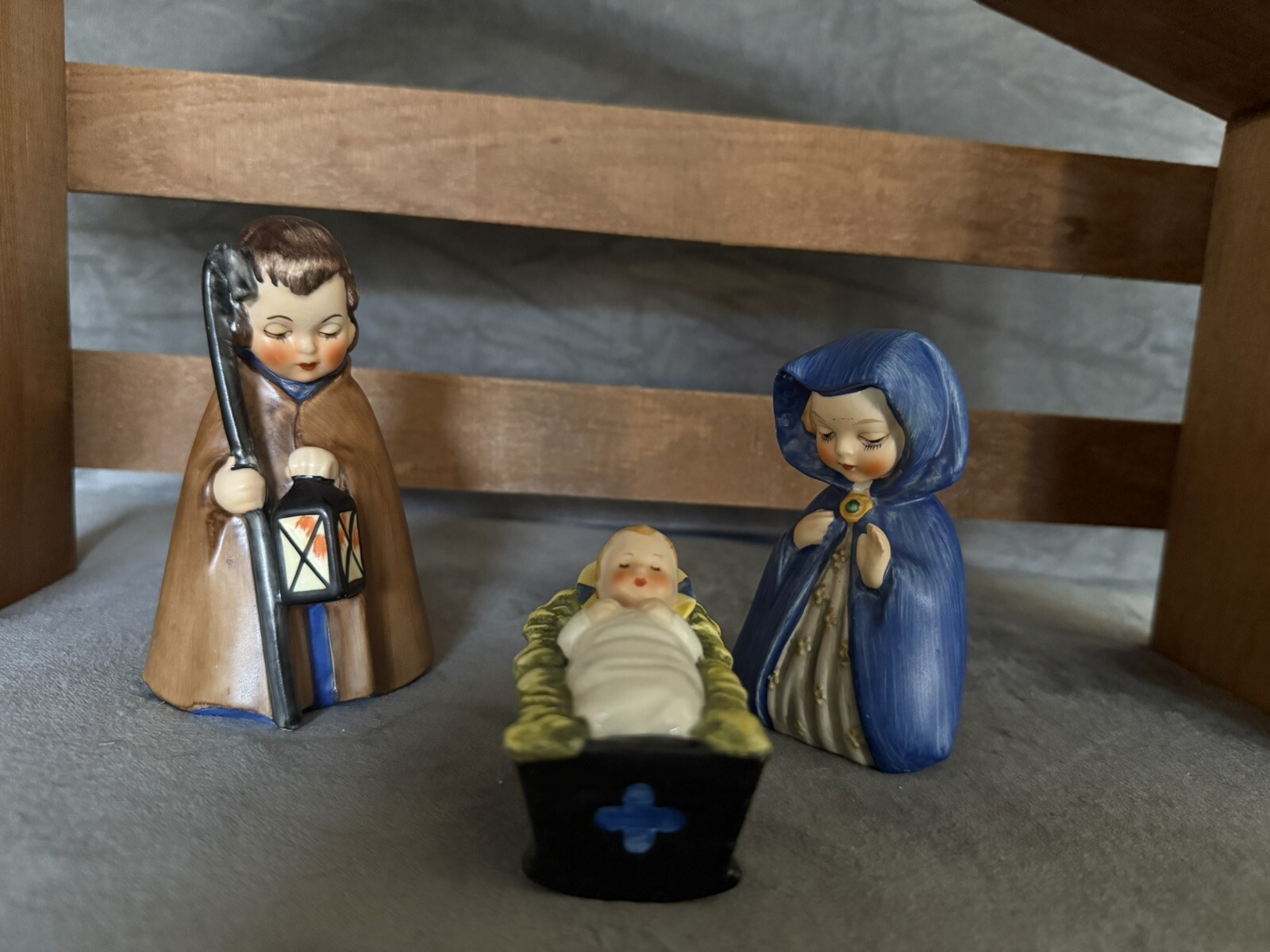 Vtg Hummel Goebel Porcelain Manger Figurines Baby Jesus Joseph & Mary ...
