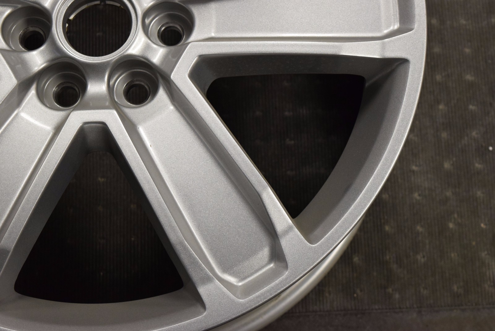 2017 17 Acadia XT5 OEM Wheel Rim Silver 20x8 22996333 AA8D 23101920 ...