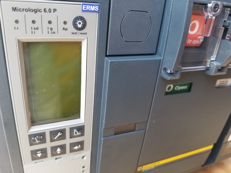 SQUARE D WL3GGR64A3SCBBXXEA MASTERPACT CIRCUIT BREAKER NW25H 2500A 3P ...