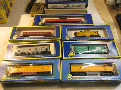 HO model train set AHM | eBay