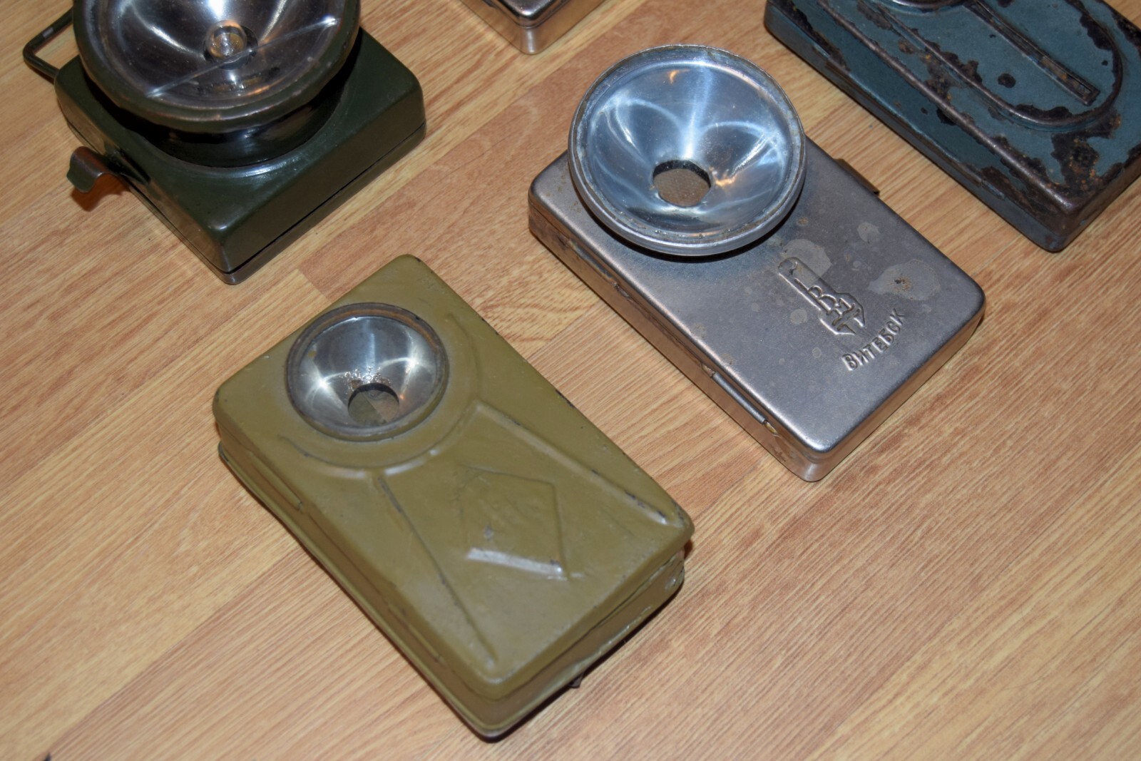 LOT OF 11 VINTAGE POCKET FLASHLIGHT SIGNAL TORCH LIGHT LAMP LANTERN ...