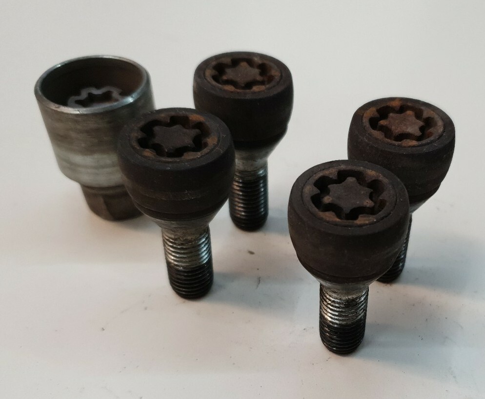 Genuine Renault Megane Locking Wheel Nut Bolts Full Set & Key Stamped J ...