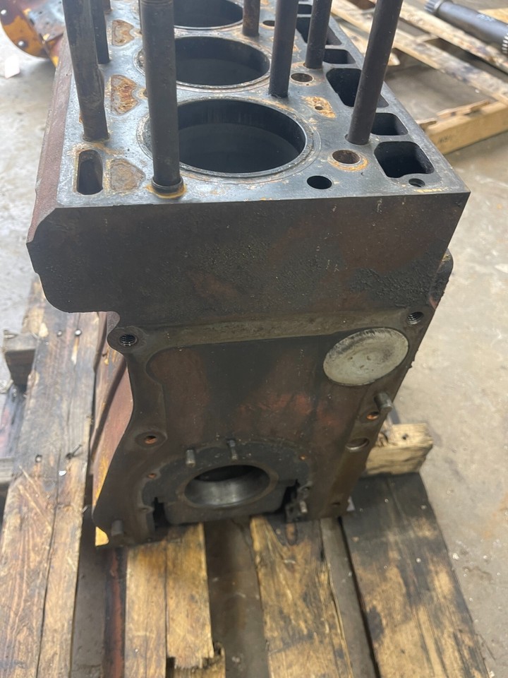 1969 International IH 3514 Tractor Engine Block 3055003R2 D239 | eBay
