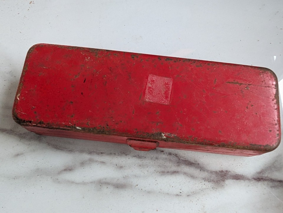 Vintage HUSKY New Britain 3/8 Dr. 13Pc SAE Socket Set in Metal Case | eBay