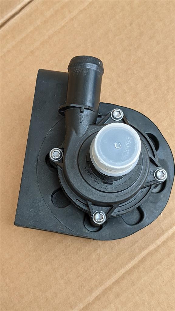 OEM GM Auxiliary Water Coolant Pump Chevy Malibu Buick Enclave Traverse ...
