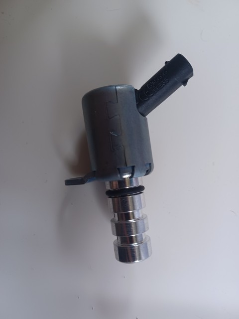 VW Jetta A6 5c6 Oil Pressure Solenoid Valve 06E115243H OEM for sale ...
