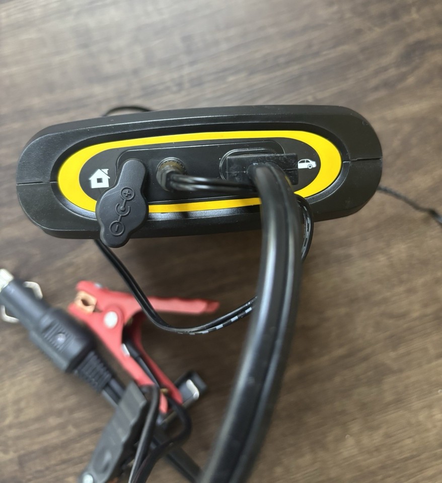 Stanley Simple Start Lithium-Ion Battery Booster and Accessories ...