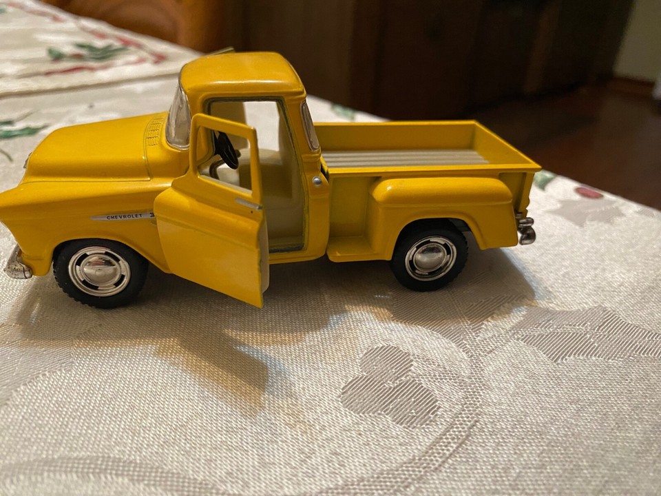 1955 Chevy Stepside Pick-Up 5530/5D Truck 1:32 Diecast Model Car Yellow Kinsmart | eBay