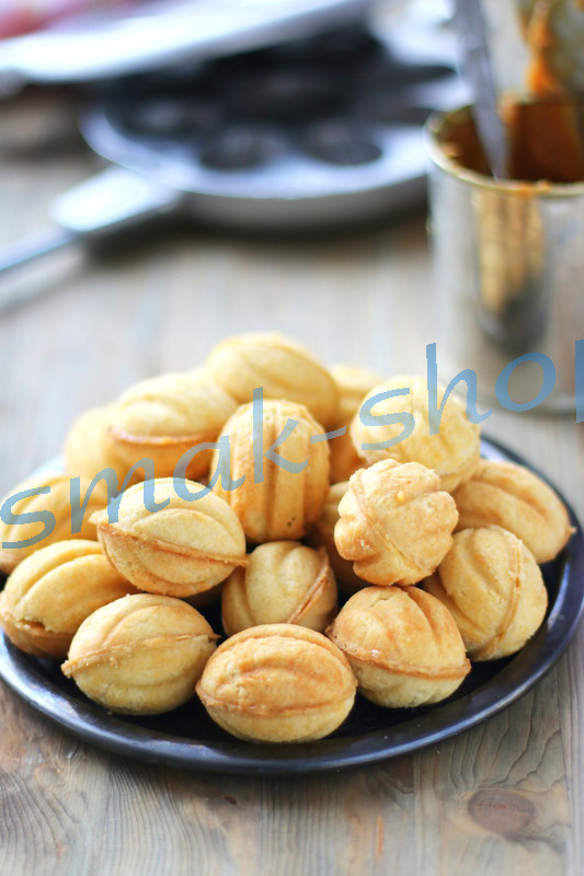 TWO METAL MOLD 16 RUSSIAN ORESHKI + 16 SWEET PASTRY CONES SHISHKI ...