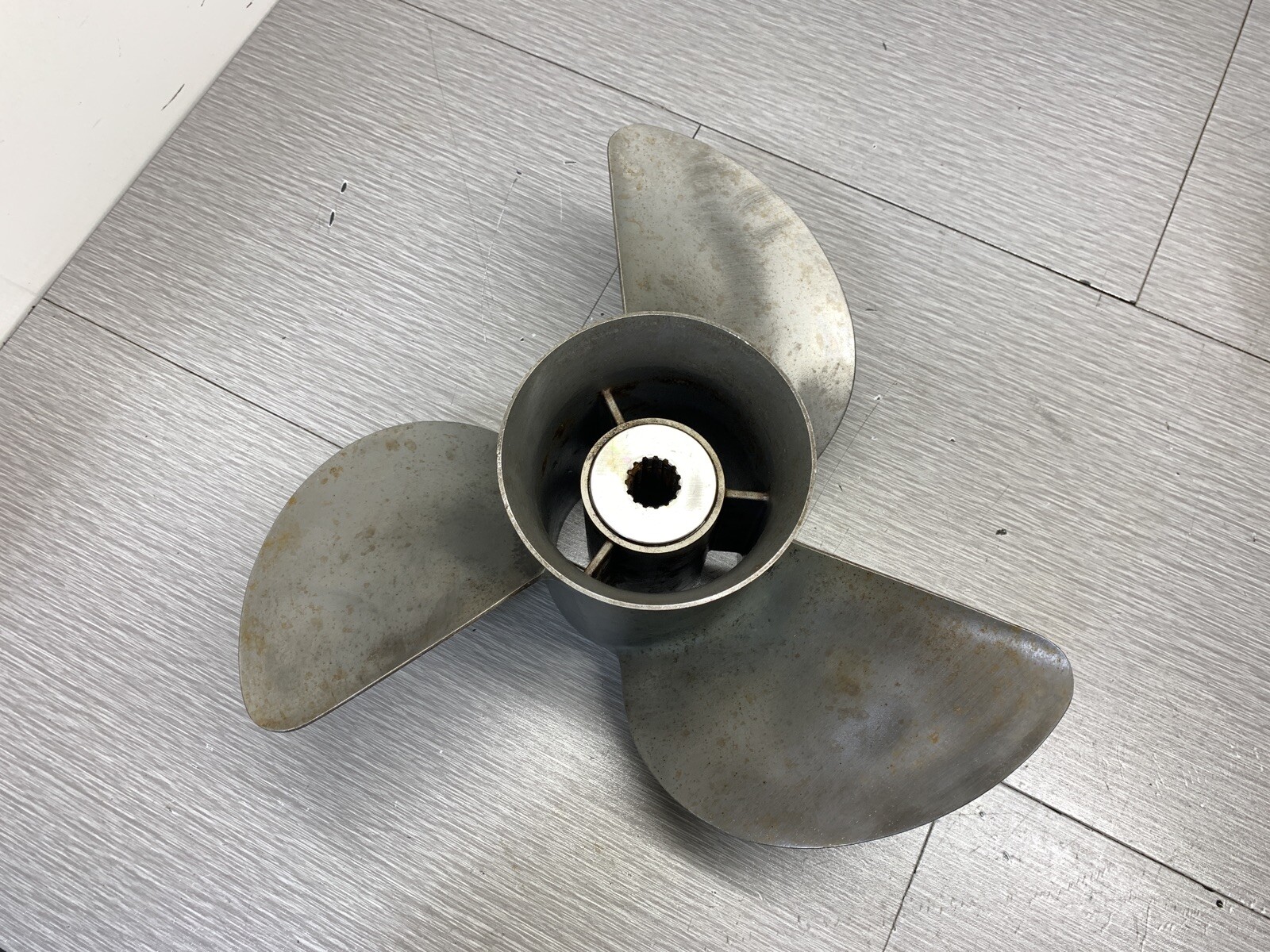 Yamaha F 250 Outboard Propeller 3-15 1/4-15 M 6G5-45970-02-98 | eBay