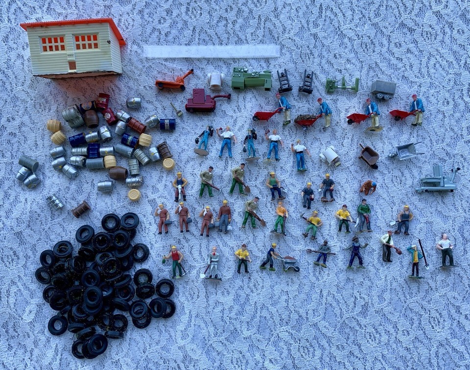 Large Lot HO Scale Construction Workers, Tools, Tires, Barrels, Hand ...