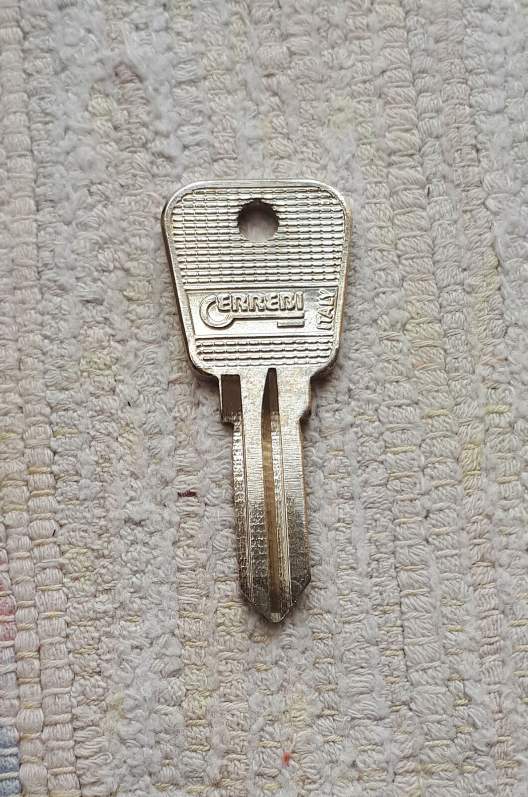 Aston Martin Austin Jaguar Lotus Triumph Land Rover MG key blank UNI8 ...