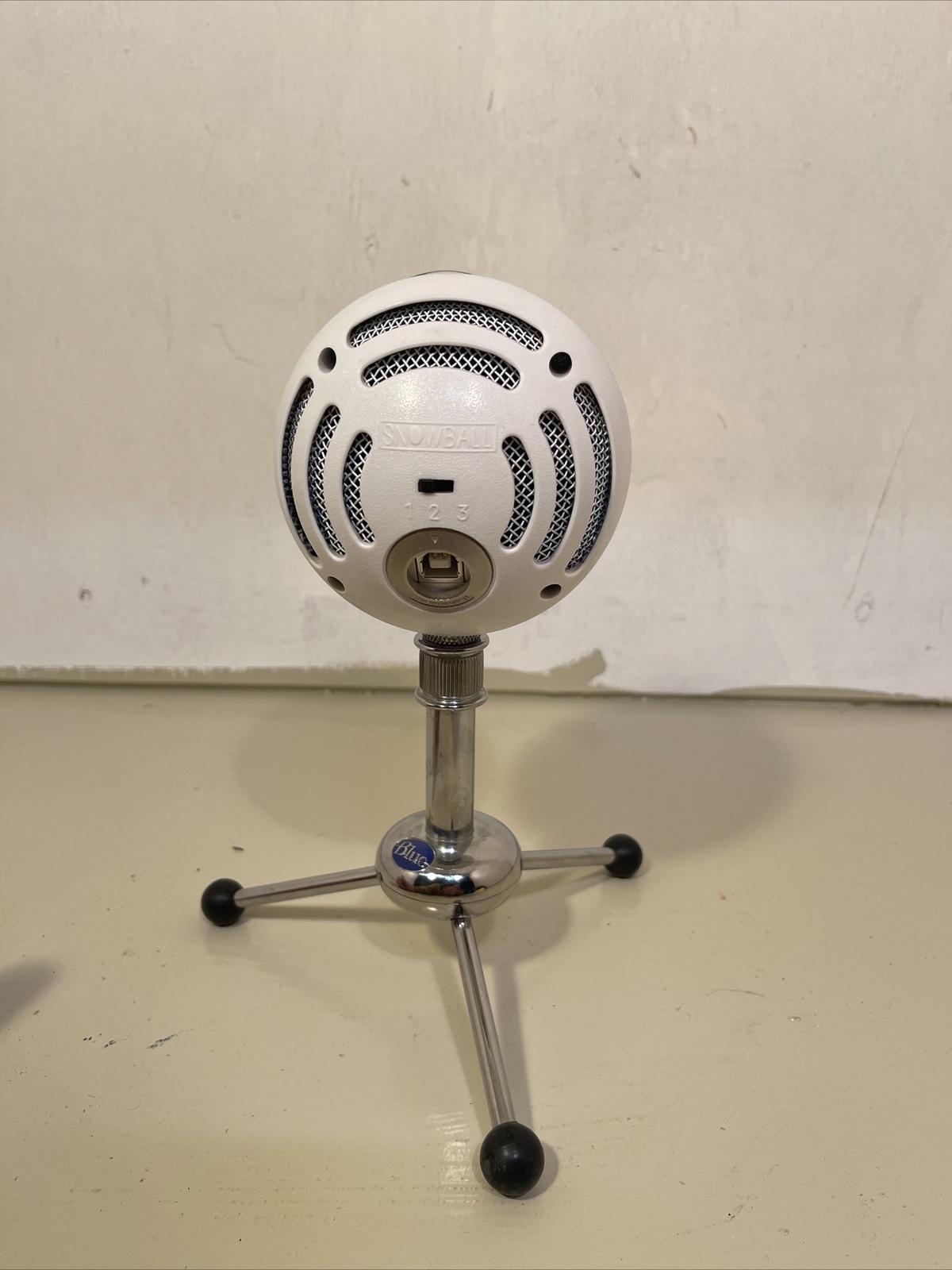 Blue Microphones Snowball iCE USB Tripod Mounted Microphone With Cable ...