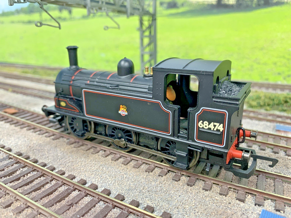 Hornby R2155A OO gauge 0-6-0 J83 tank loco BR black (early crest) | eBay UK