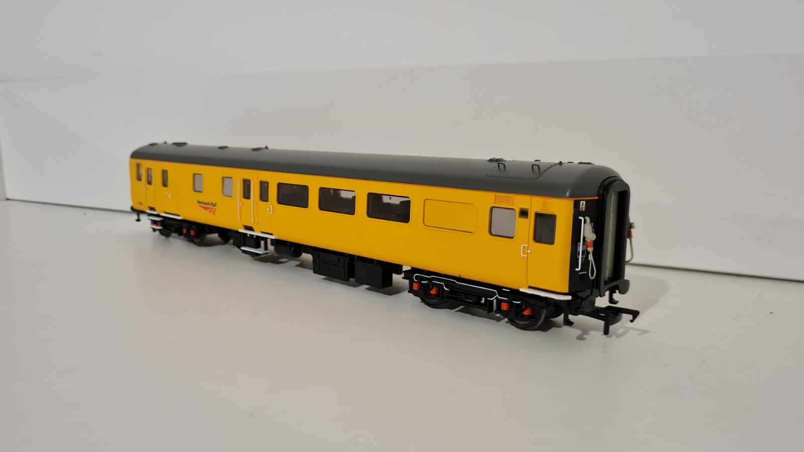 Bachmann 39-737ADC BR MK2F DBSO Driving Brake Second Open Network Rail ...
