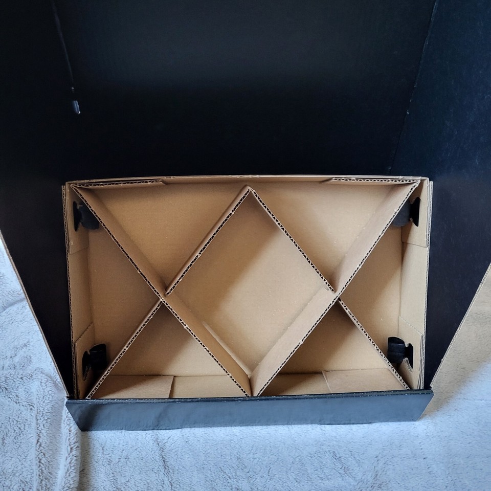 Prime Hydration Display Future Freeze Pop-up Featuring KSI and Logan ...