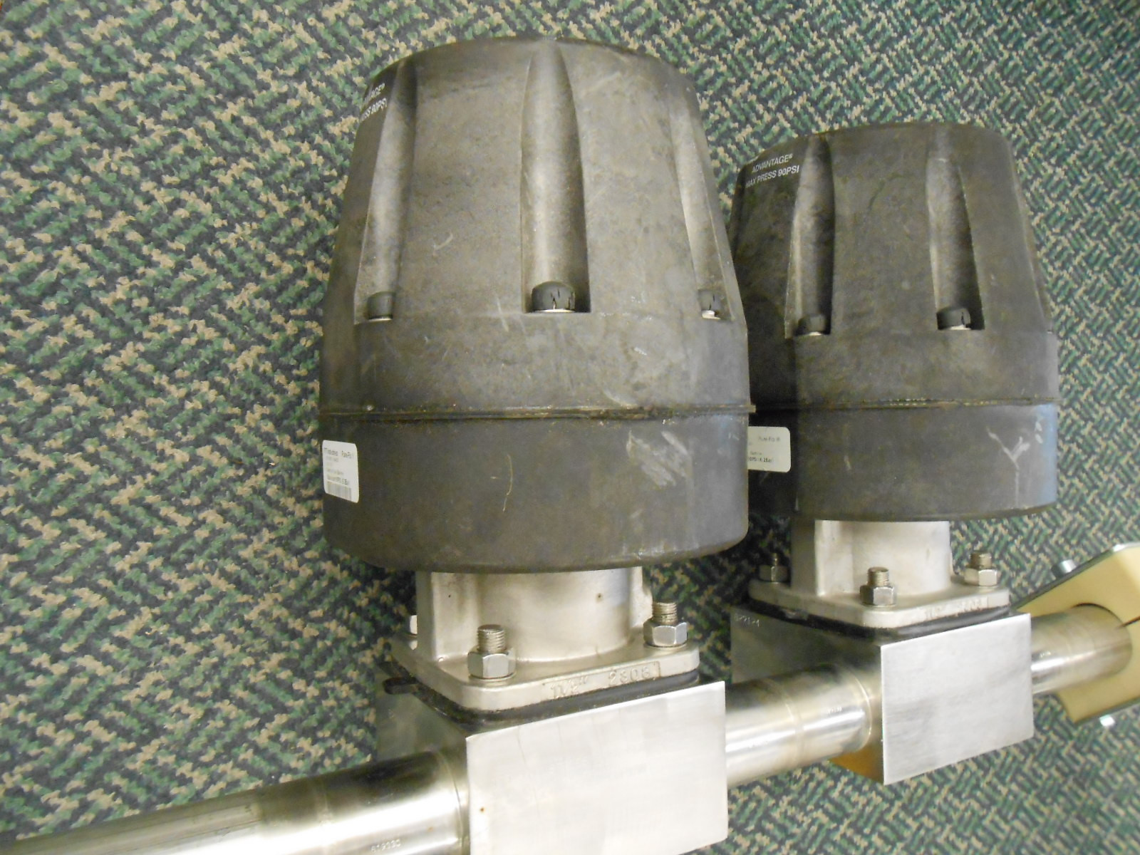 2 ITT PURE-FLO 1.5" ZERO STATIC TEE BLOCK BODY VALVE & ADVANTAGE A217 ...