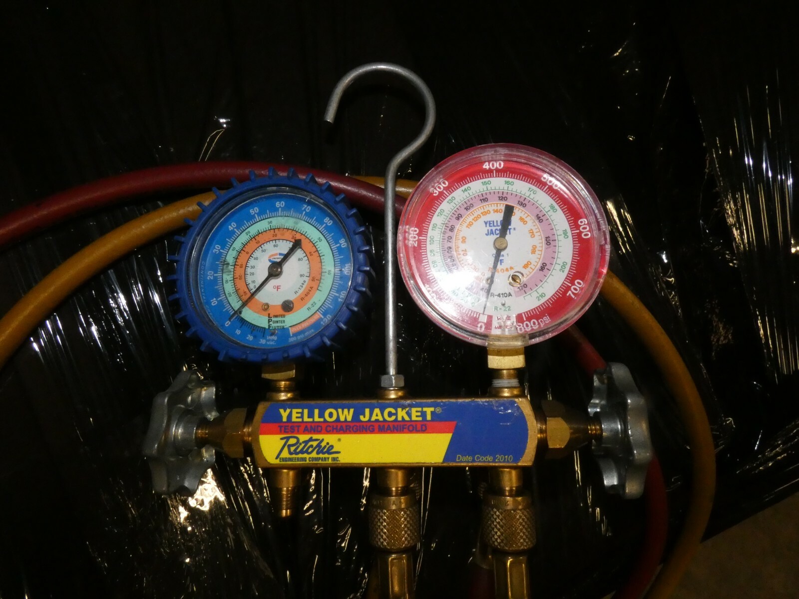 YELLOW JACKET Mechanical Manifold Gauge Set, Number of Valves: 2, +/-1. ...