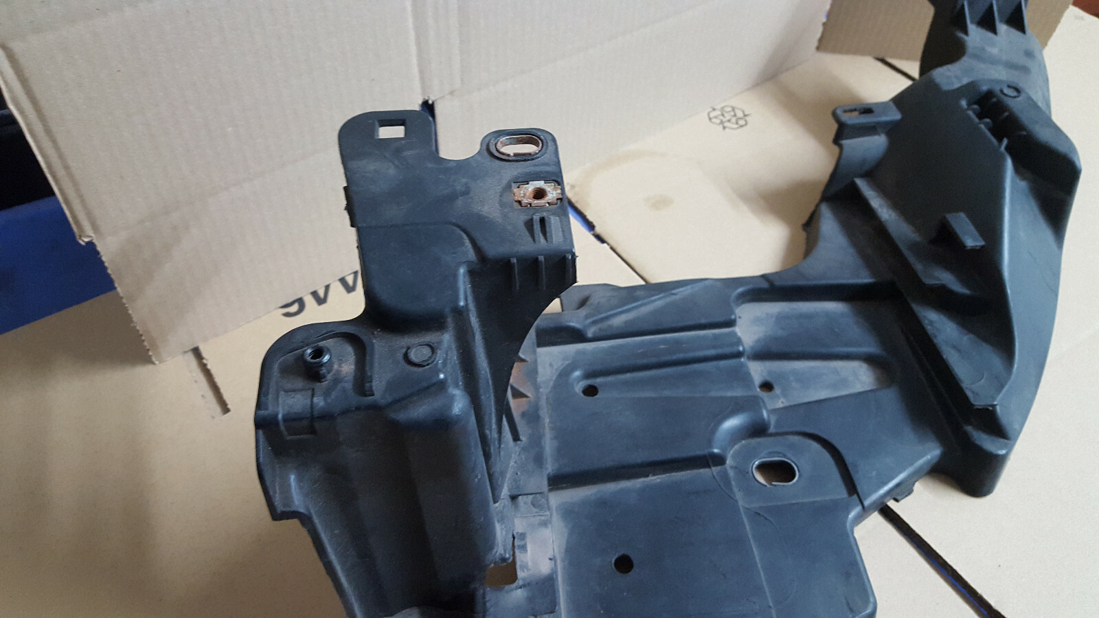 Renault Megane mk3 Headlight Bracket Passenger Side Front Bumper ...