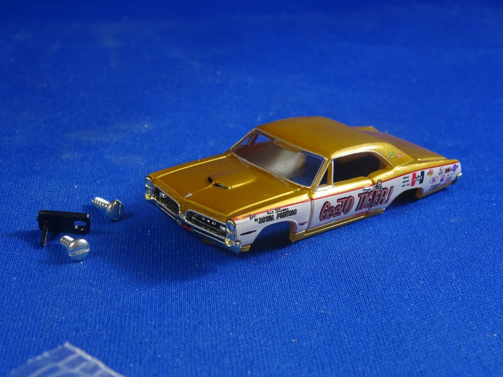 MoDEL MoToRING GeeTO Tiger Pontiac GTO T-jet HO Scale Slot Car Body ...
