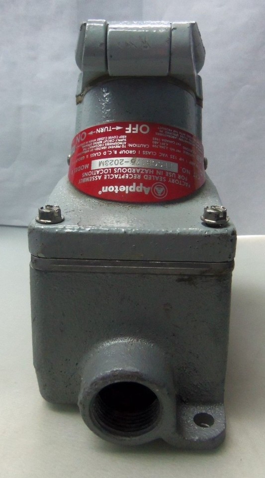 Nice Appleton EFSCB175-2023M Explosion Proof Receptacle U-Ground 20A 2W ...