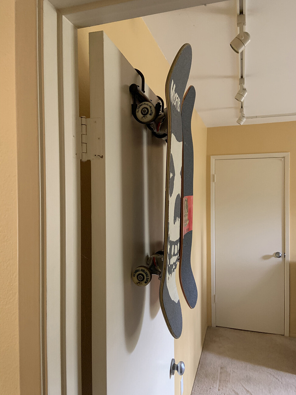 Swivel Rack Portable Skateboard Storage Hanger Rack Mount Powell Santa ...