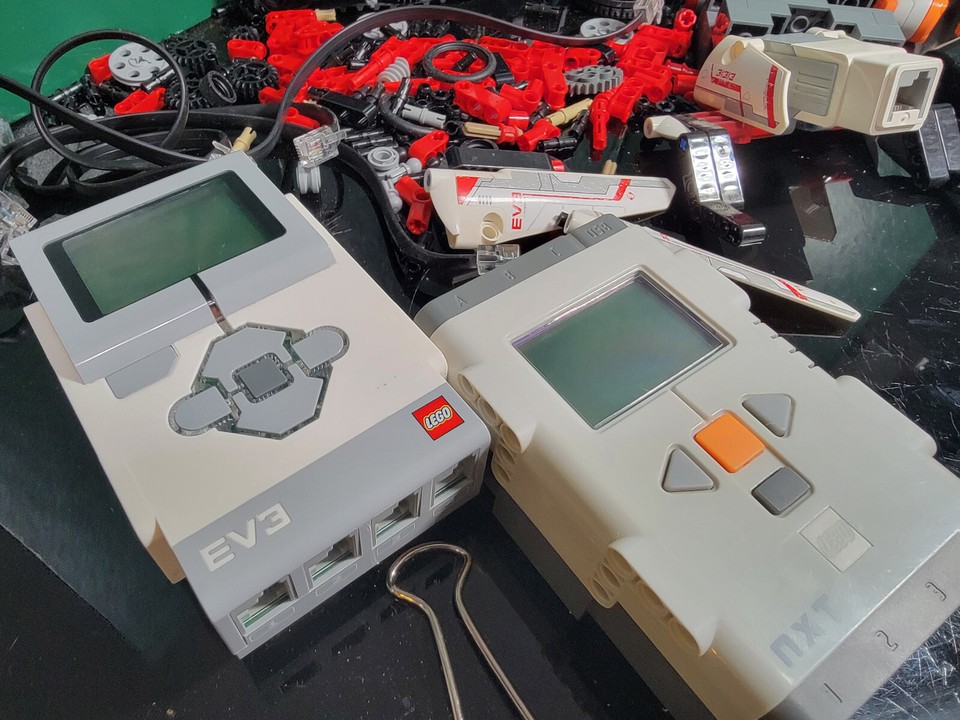 LEGO Mindstorms Lot - EV3 Controller units, servo motors, sensors ...