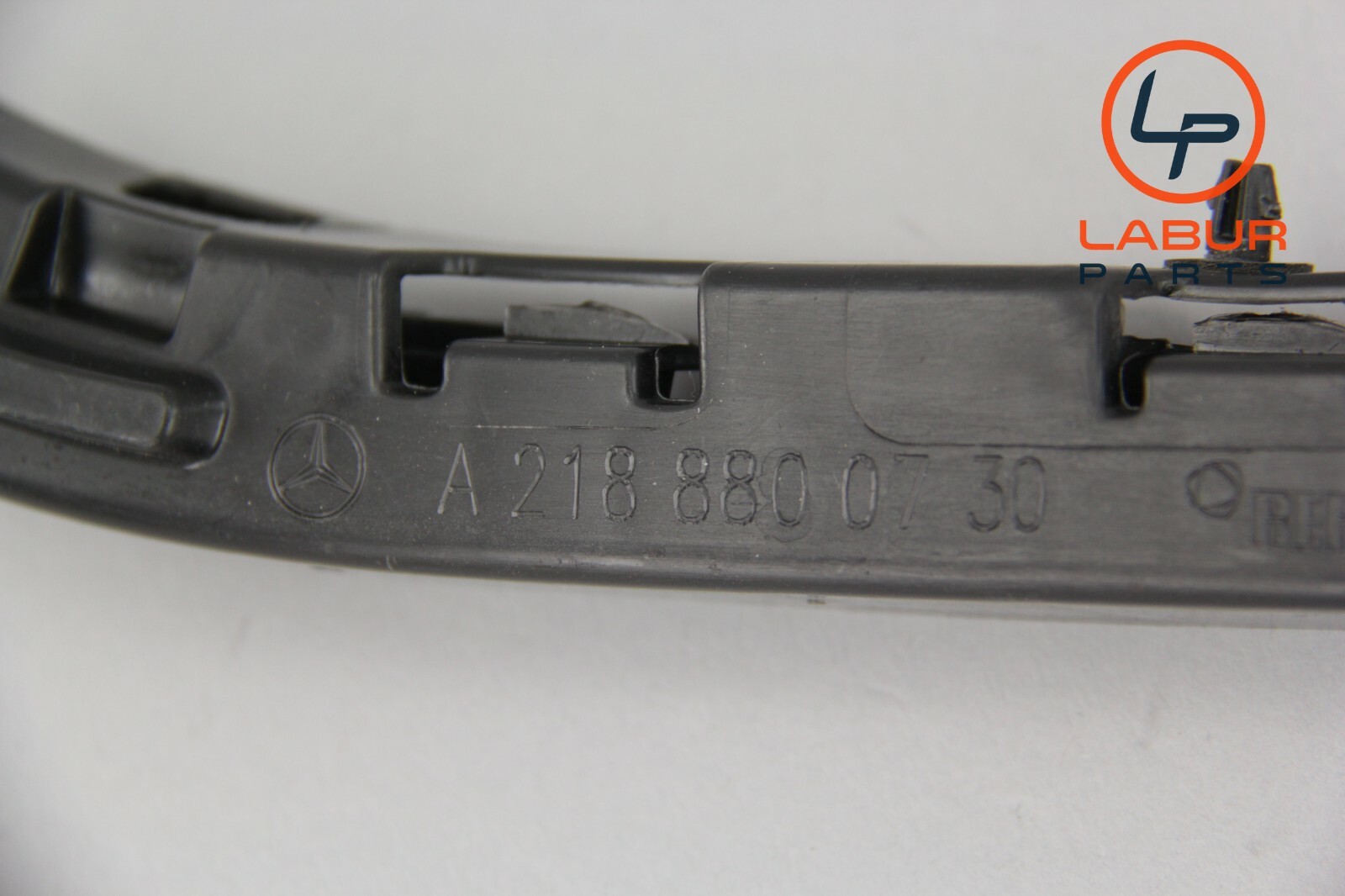 Mercedes-Benz CLS C218 Rear Bumper Right Side Bracket Mount A2188800830 ...