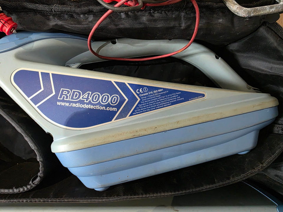 Radiodetection RD4000 CAT & RD4000T3 Transmitter & Extras - READ ...