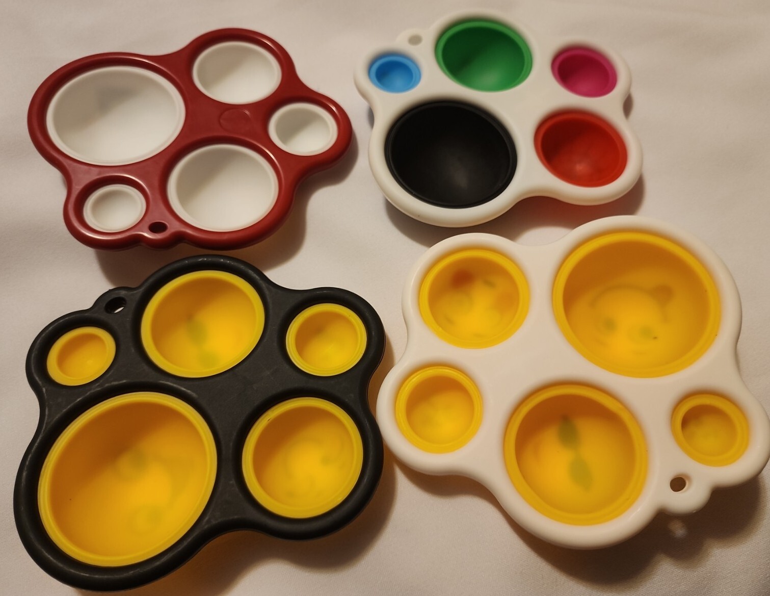 2xPop up bubble fidgets, Xmas, emojis blk, emojis white, or cartoon ...