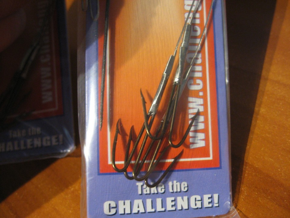6 Wire Snelled Challenger Gorge Fish Hooks With Baiting Needle - Size 4 ...