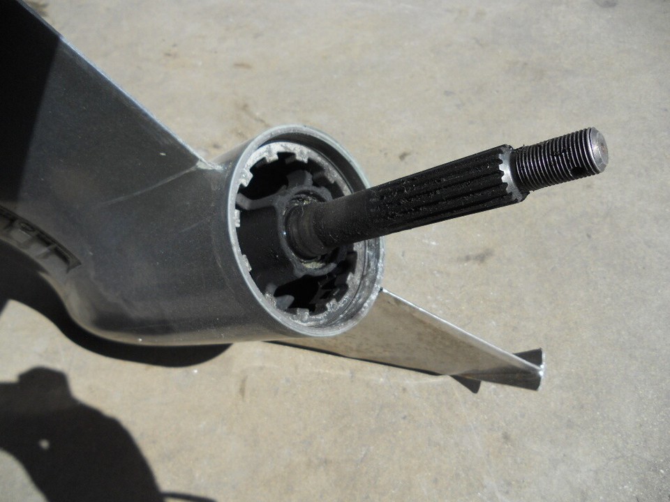 Yamaha F 150 HP 4 stroke Lower Unit 20" Right hand 63P-45300-01-8D ...