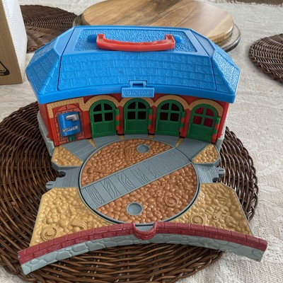 2002 Thomas The Tank Engine Gullane Train Station Roundhouse Storage ...