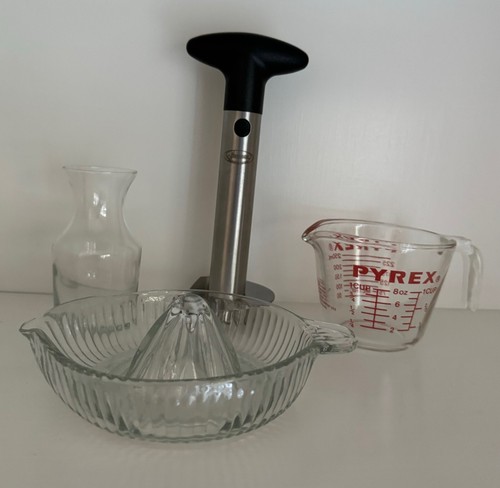 GLASS JUICER - PYREX MEASURING CUP - PINEAPPLE CORER AND SMALL CARAFE ...
