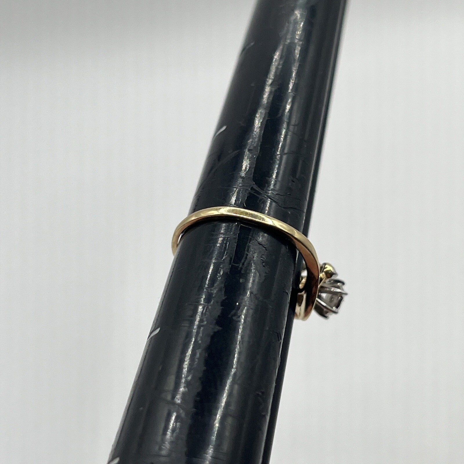 Magic Glo 10k Gold And 3 Diamond Ring Size 5. #3 - Gem