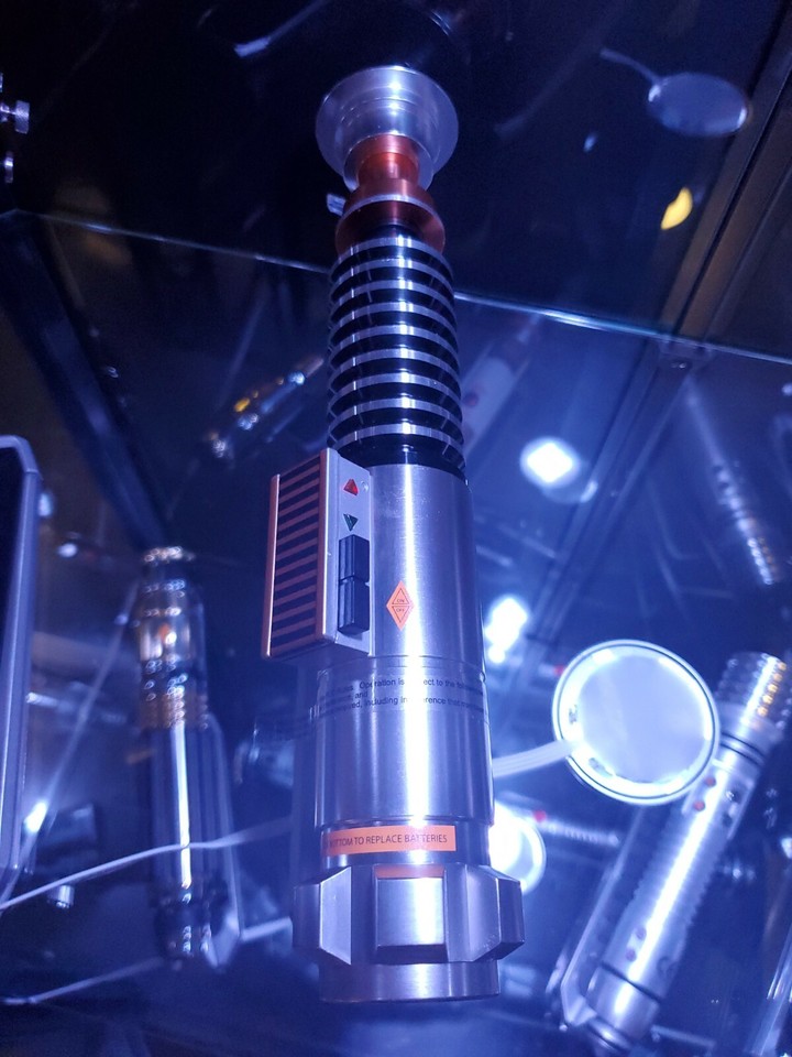Star Wars Galaxy's Edge Luke Skywalker Legacy Lightsaber Disney Parks ...