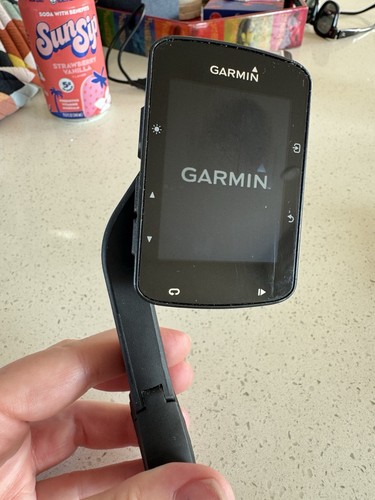 Garmin Edge 520 Bike GPS Cycling Computer With locking mount and ...