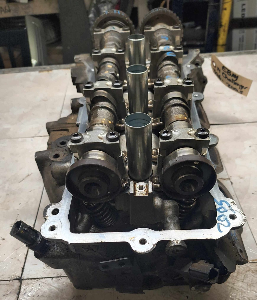 14-23 CHALLENGER 14 AVENGER 14-15 DURANGO 14-19 JOURNEY Cylinder Head 3 ...