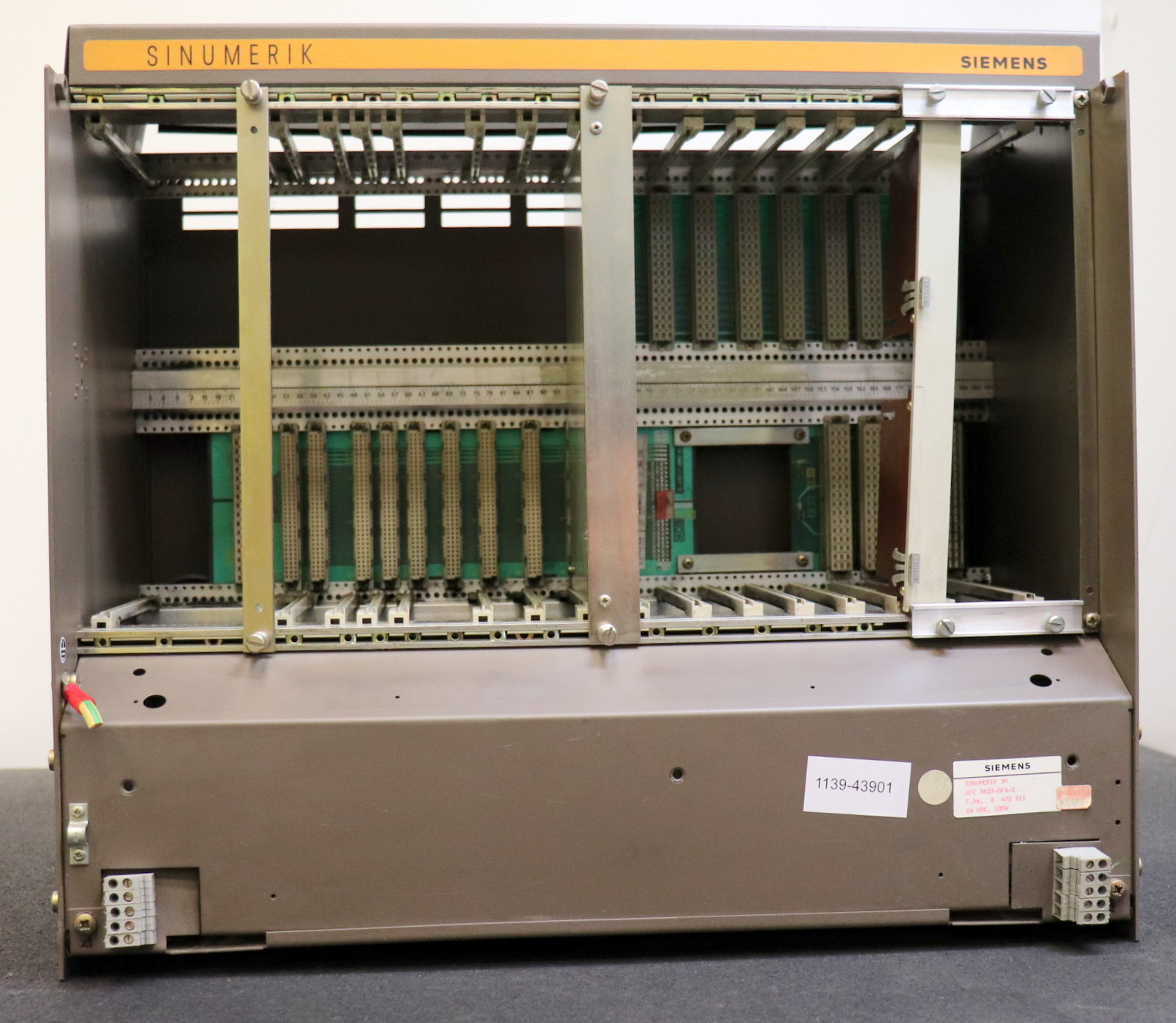 SIEMENS SINUMERIK 3M Rack Einschubgehäuse 6FC3423-0FA-Z A 472 811 24VDC ...