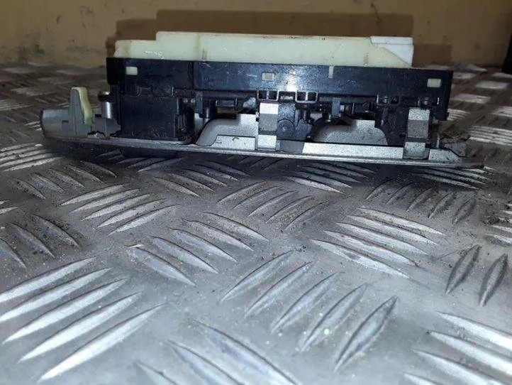 TOYOTA AVENSIS VERSO M2 Front Right Door Window Switch 514569B 2.00 ...